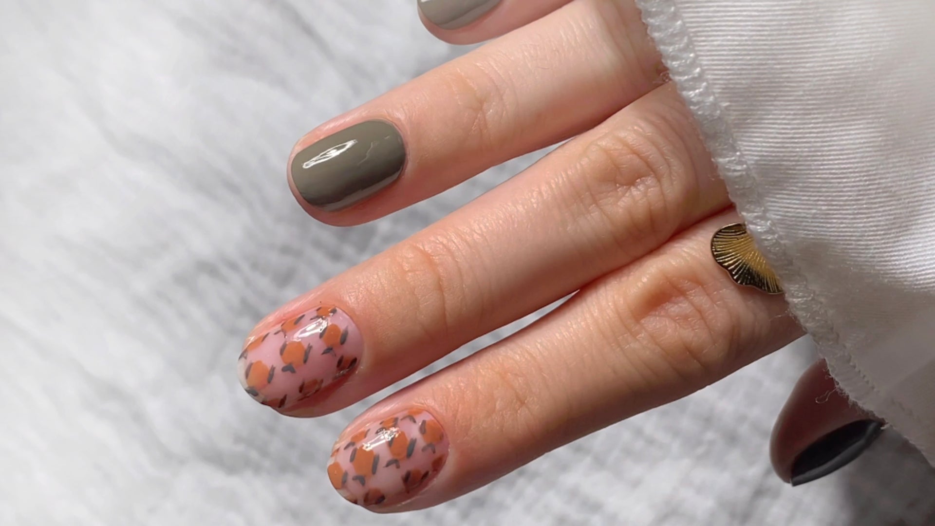 EARTH – HELLO TOMATO